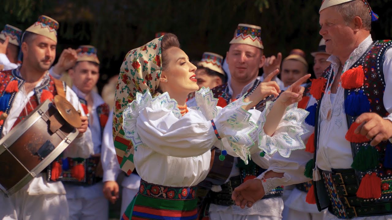 Oana Font - Mură neagră-n Postu’ Mare - YouTube