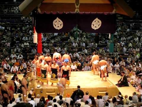 The parade of the sumo wrestlers before the bouts. - YouTube