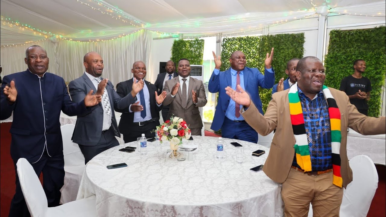 Sengezo Tshabangu Pays A Courtesy Visit To Mnangagwa. - YouTube