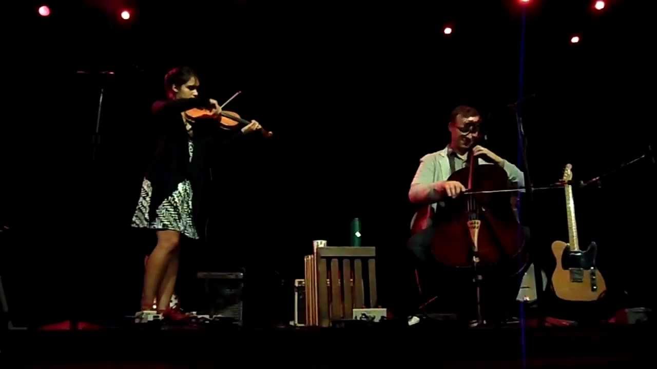 Phoebe Hunt - Fly On (live) - YouTube