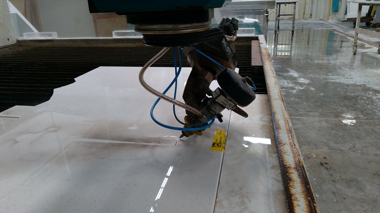 Flow Mach 200 4020-X5 5-Axis Waterjet 2 - YouTube