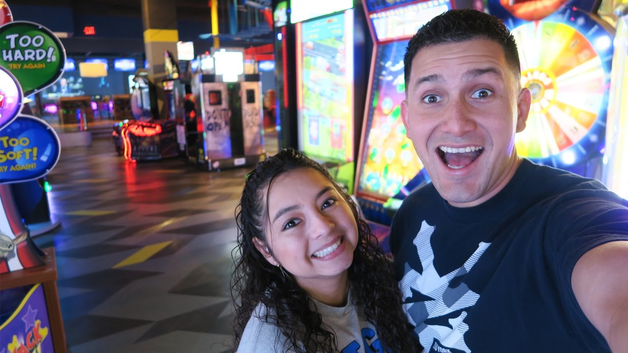 We played almost every game in the ARCADE! - YouTube