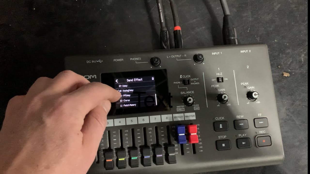 Zoom R12 multitrack as an effect on stage! - YouTube