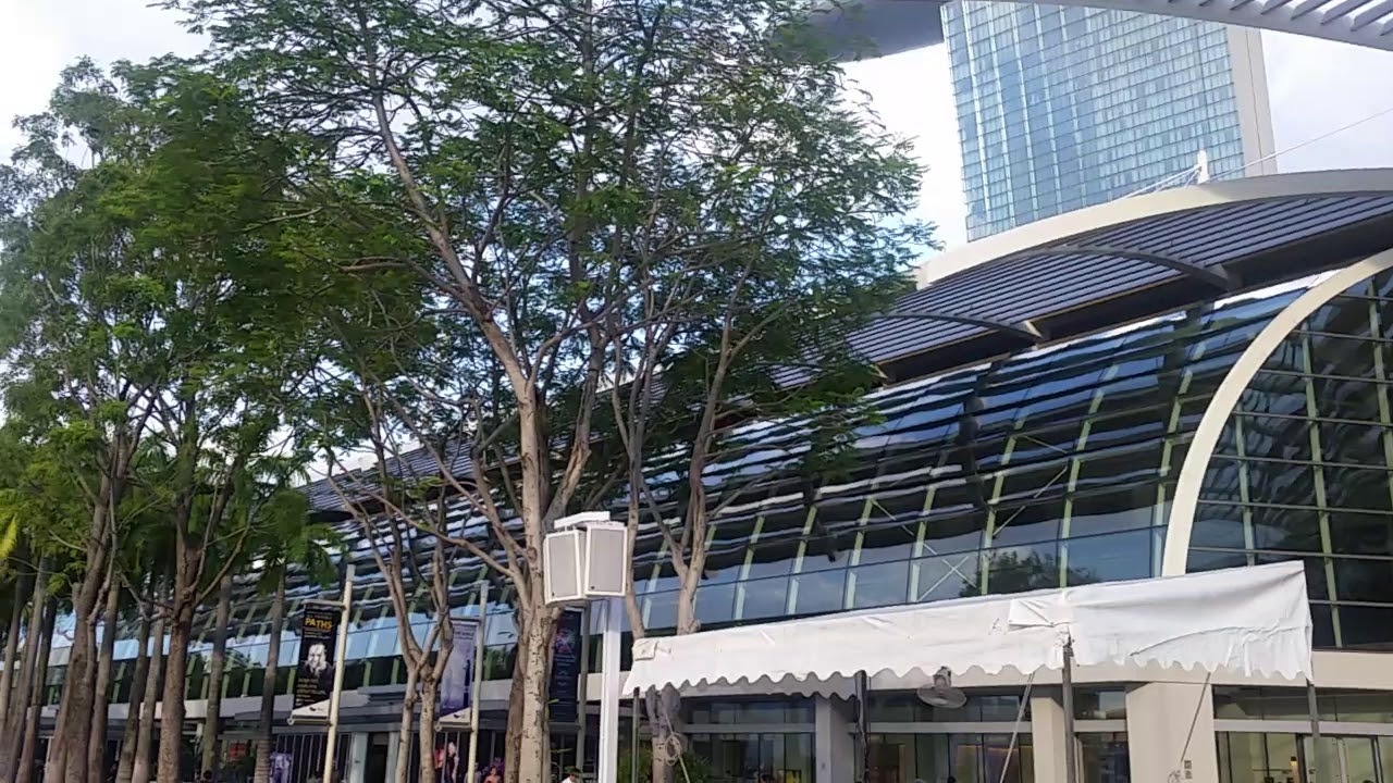 Bayfront Shopping Center in Singapore. - YouTube
