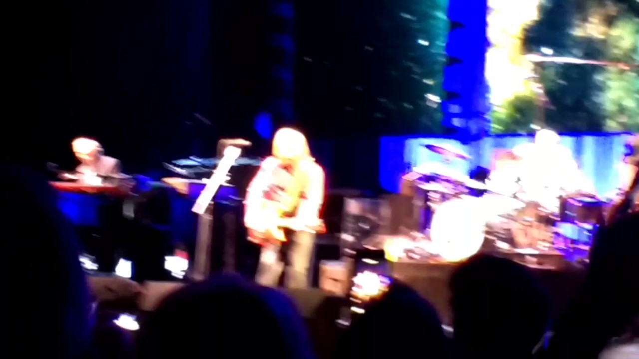 Tom Petty Free Falling - YouTube