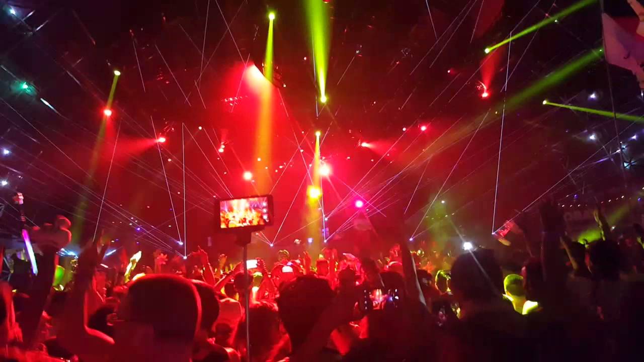 The light effects at EDC are breath taking - YouTube