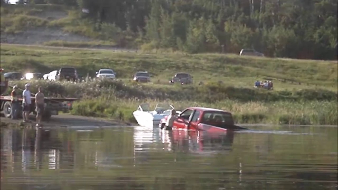 boat launch fail - YouTube