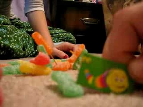 GUMMY PEOPLE AND SKITTLE MINIONS - YouTube
