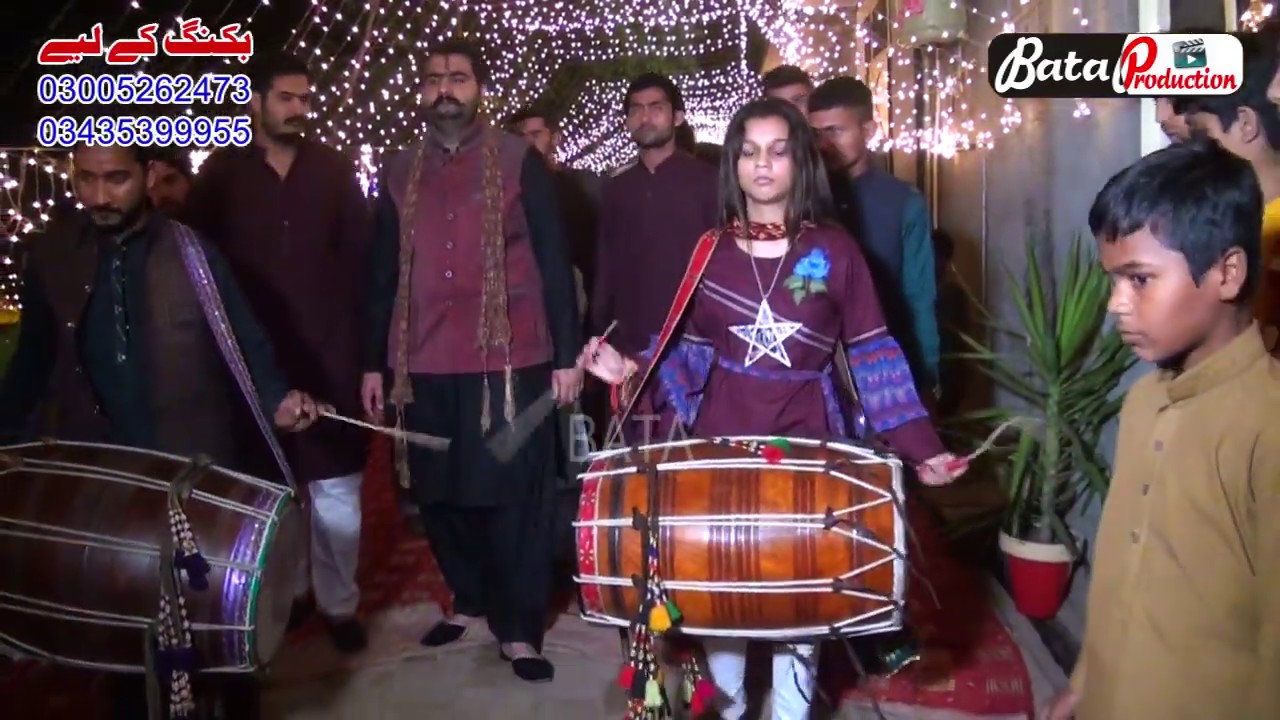 Female Dhol | New Female Pakistani Dhol Player | Latest Female Dhol ...