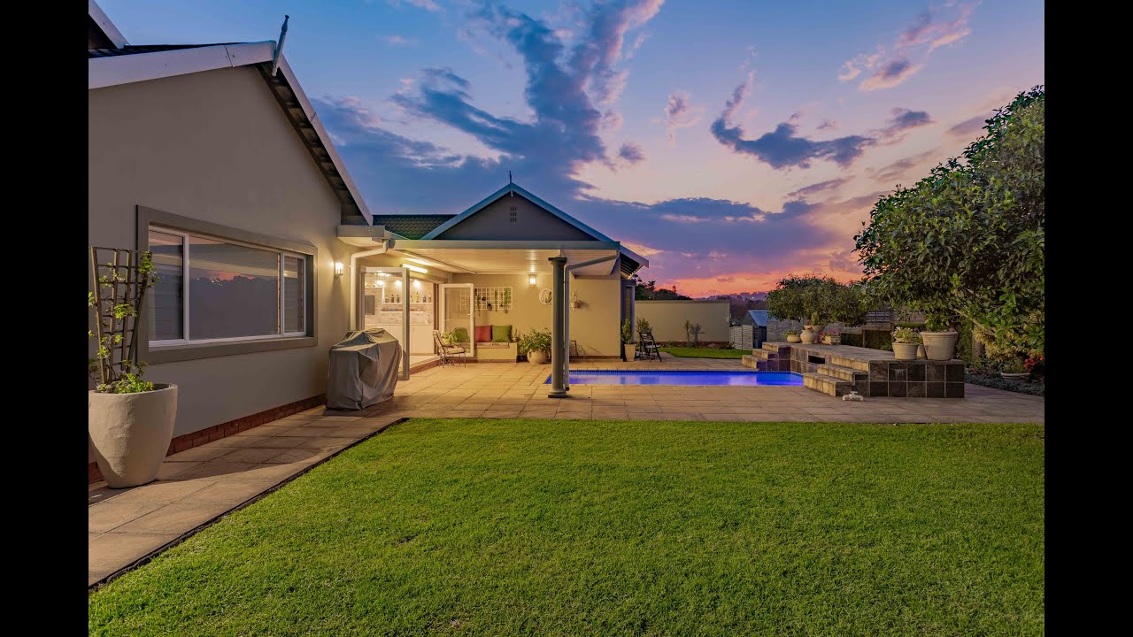 R4,350,000 | 4 Bedroom Townhouse For Sale in Hillcrest Central - YouTube