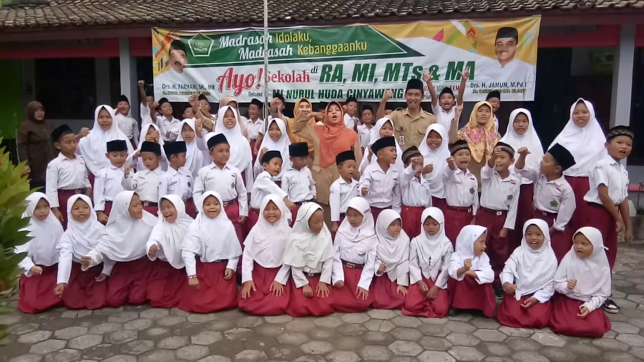 Yel yel dan slogan Madrasah - YouTube