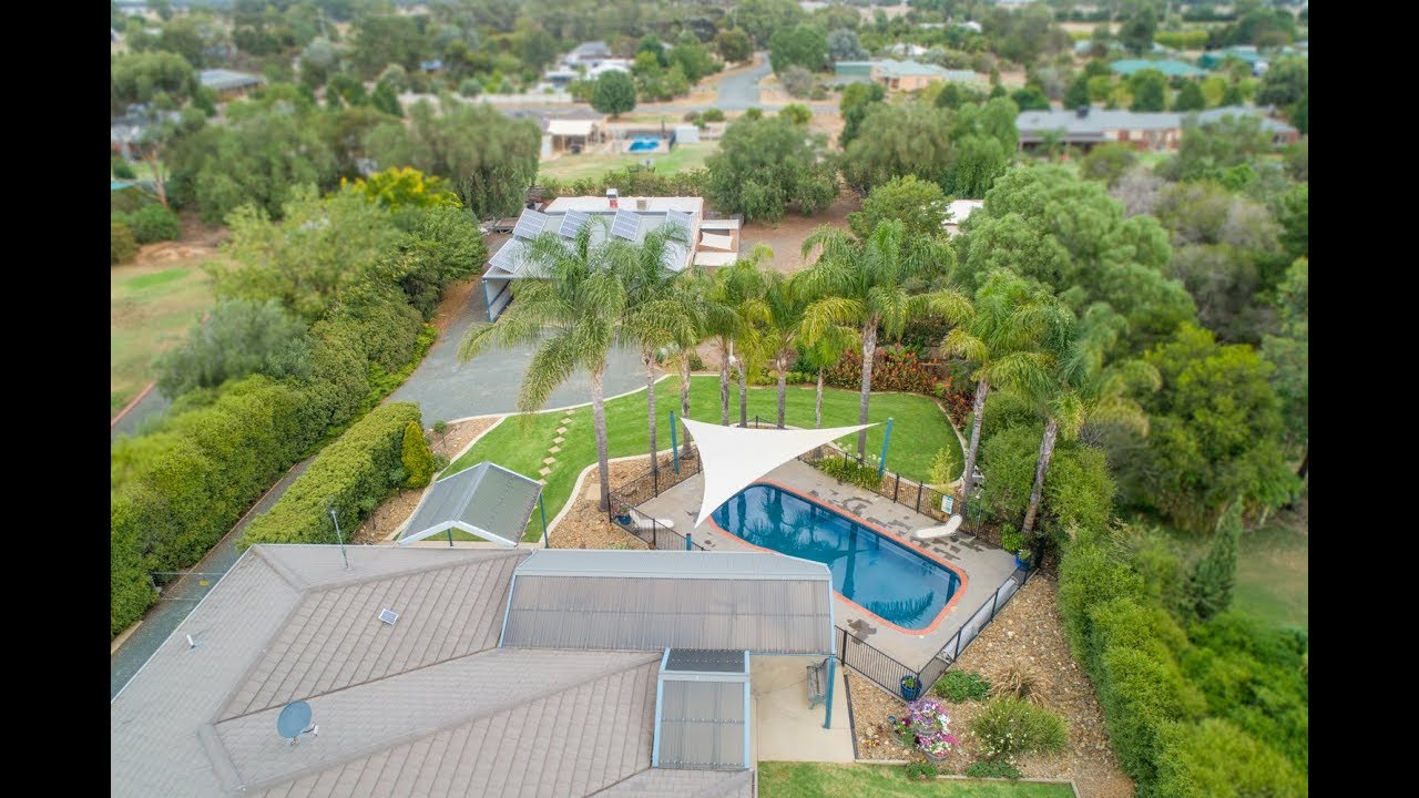 24 Wallingford Ct, Echuca - YouTube
