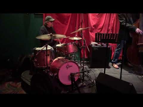 Sean McCurley playing a great drum solo at Balcony Club - YouTube
