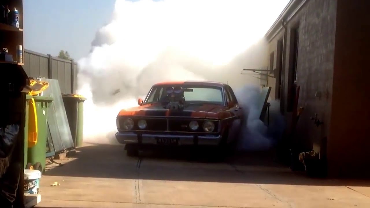SUPERCHARGED FORD XY GT DRIVEWAY BURNOUT - YouTube