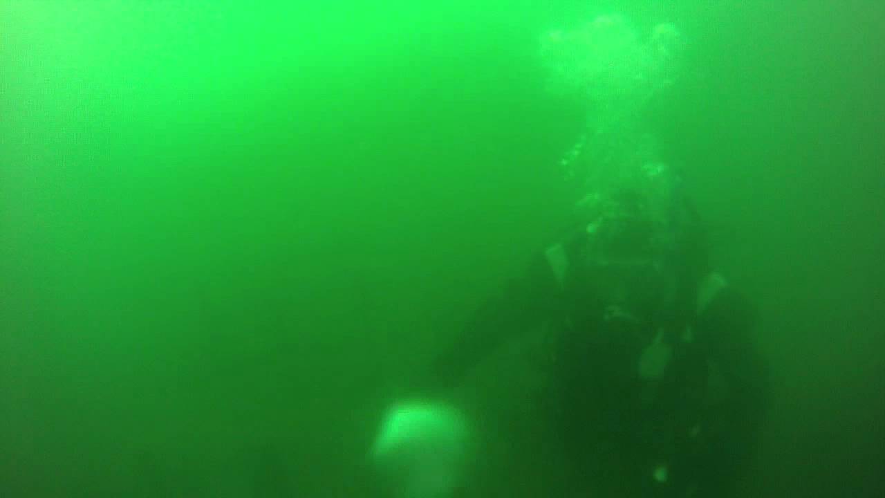 Diving the Hesper Ship Wreck - YouTube