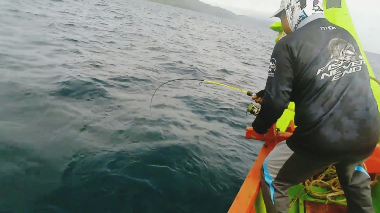 MANCING JIGGING DI LAUT 30 METER - YouTube