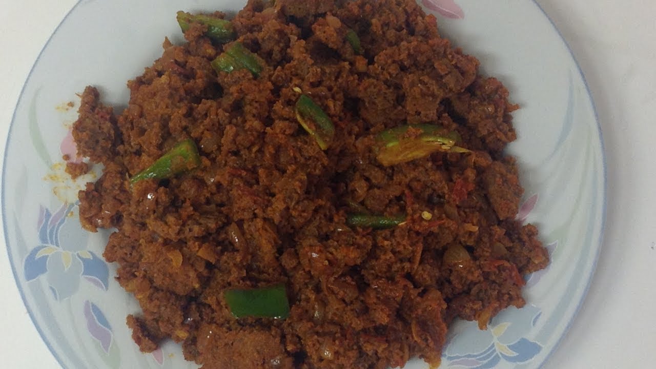 ድርቆሽ ፍርፍር (ደረቅ እንጀራ ፍርፍር) how to make Ethiopian dirkosh firifir - YouTube