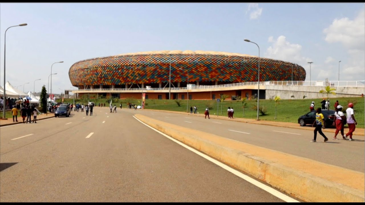 COMPLEXE SPORTIF D'OLEMBE L'HÔTEL SOUS LES GRADINS PAS TOUJOURS ACHEVÉ ...