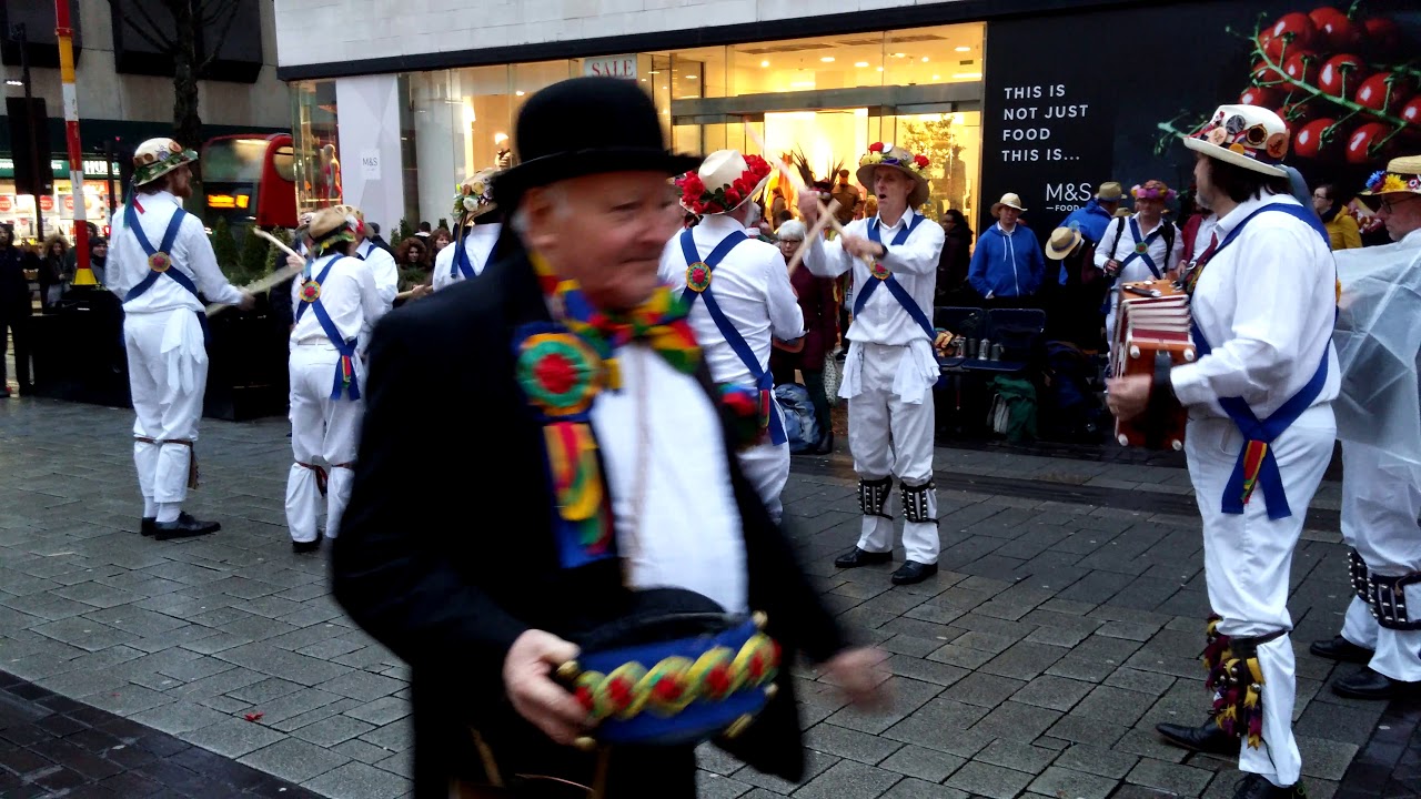 Traditional English folk dance - YouTube