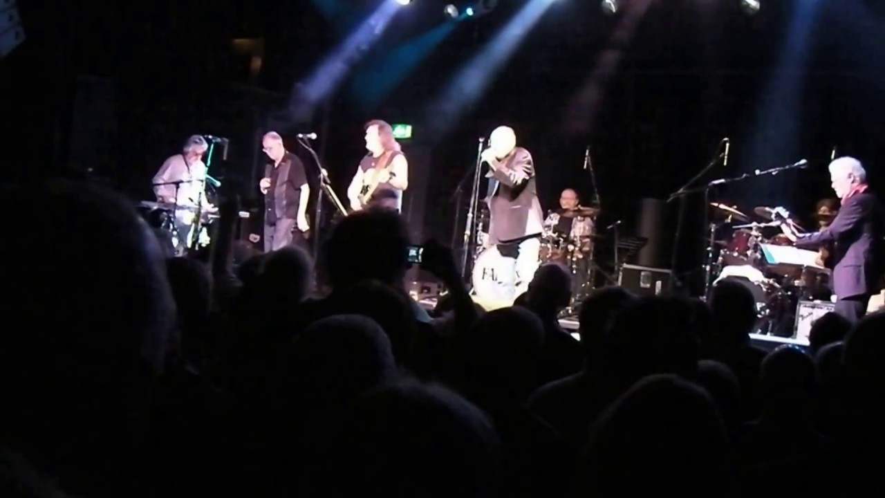 Family, No Mules Fool, Leicester reunion. - YouTube