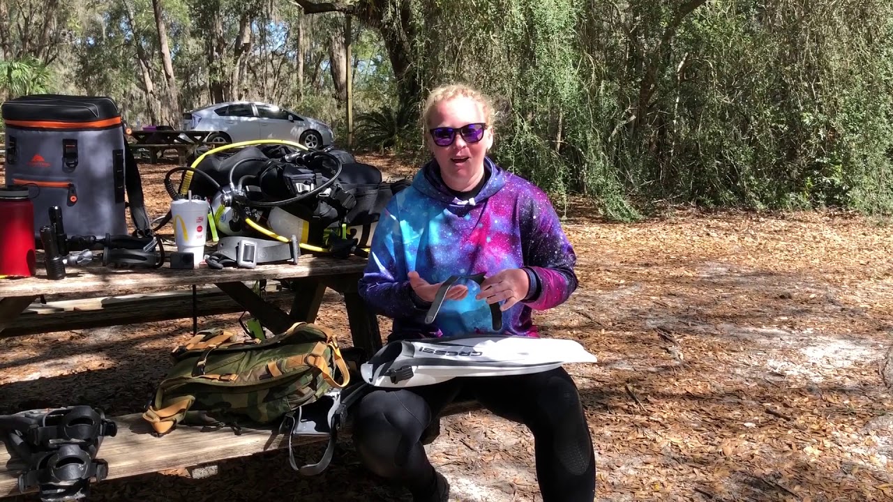 Broken fin strap & quick fix - YouTube