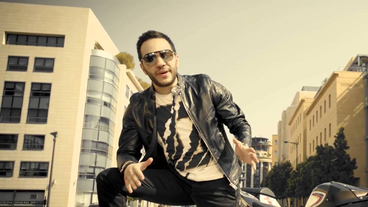 Hussein Deek Ma7laki Official Clip حسين الديك محلاكي - YouTube