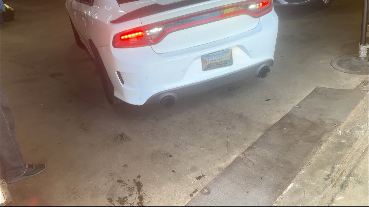 Charger Muffler delete with 5 inch tips 🔥🔥 - YouTube