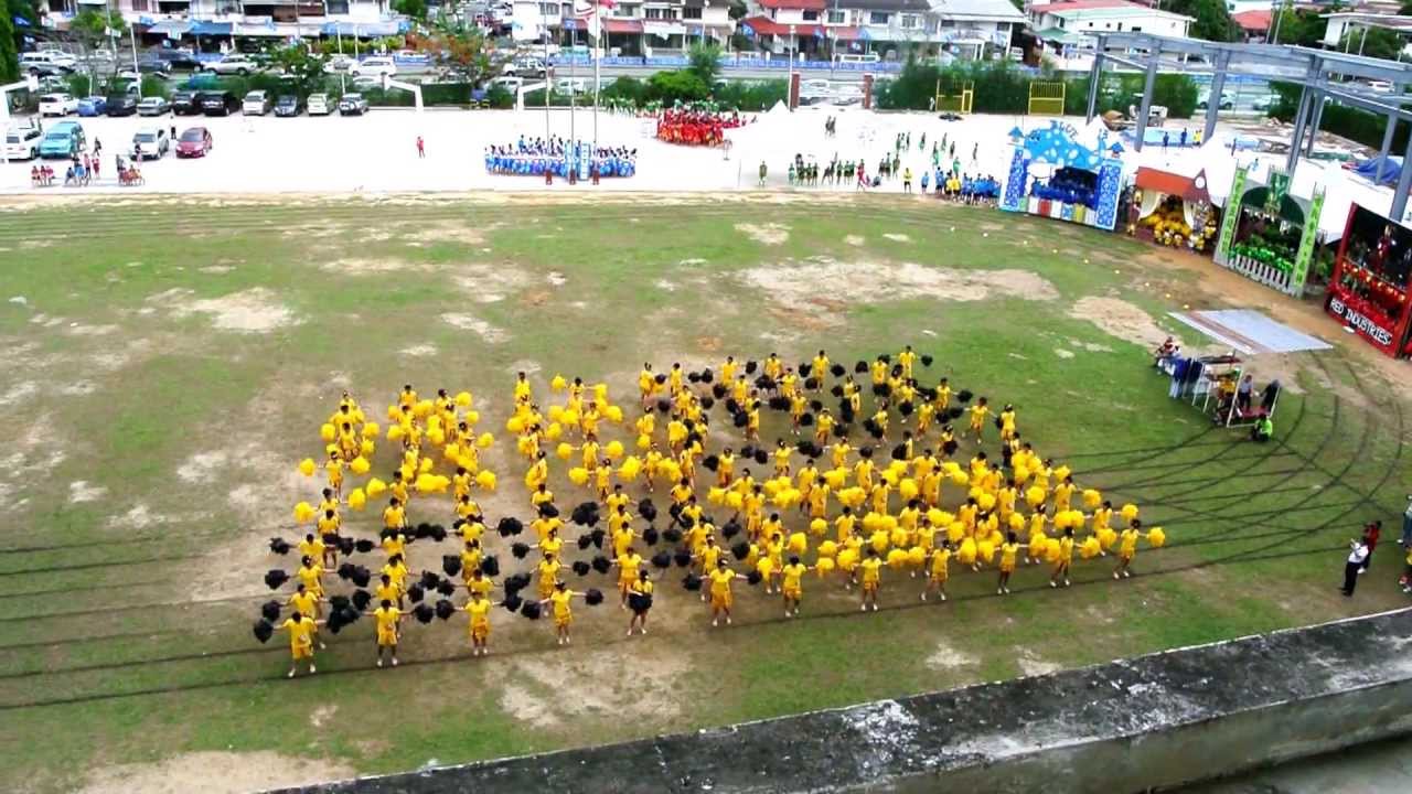 2013 STTSS Sports Meets Yellow House Dancing - YouTube