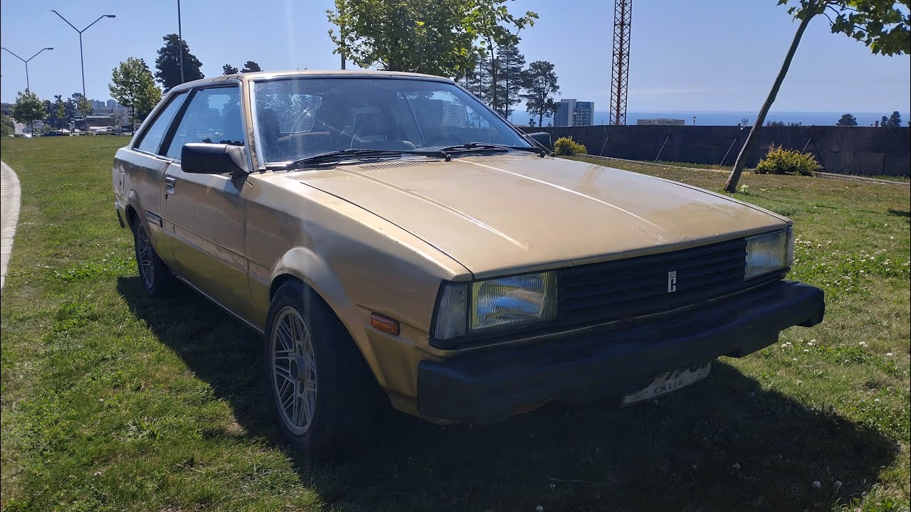 A walkthrough of my KA24e swapped Toyota Corolla TE71 Liftback - YouTube