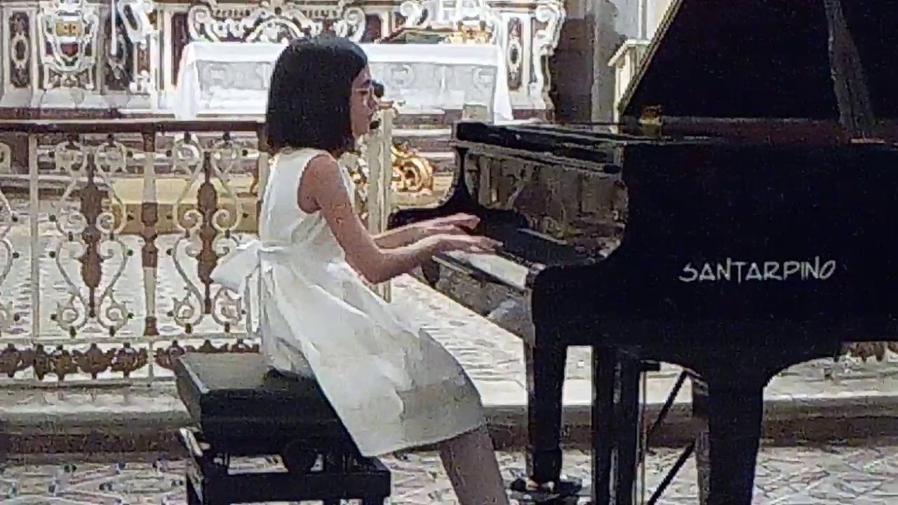 GIULIA FALZARANO (LE ROSSIGNOL DI LISZT FRANK) - YouTube