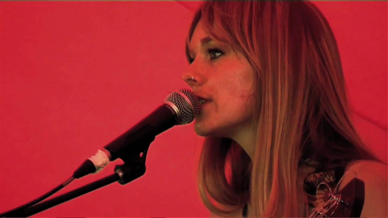 Lucy Kitt - Days like these - YouTube