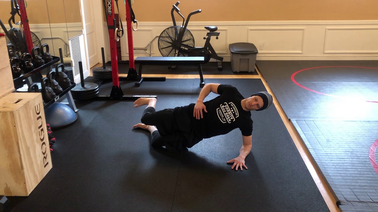 Short Side Plank with Sprinter's Stride - YouTube