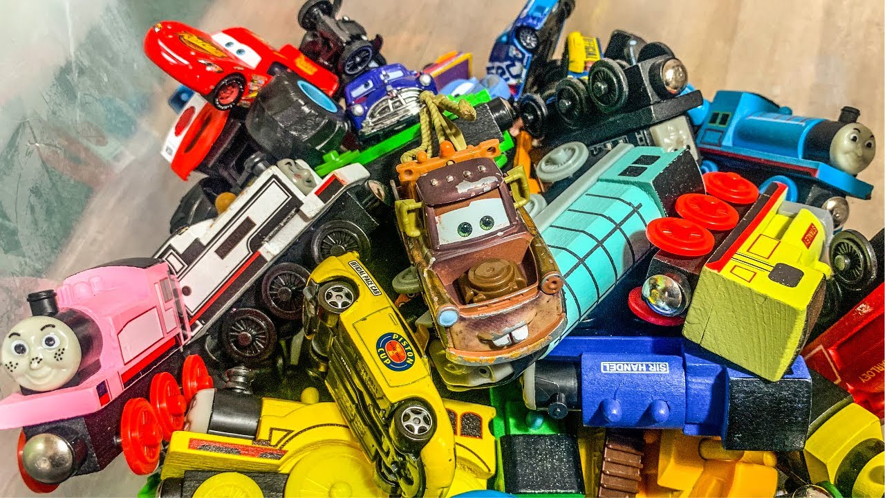 Clean up muddy minicars & disney car convoys! Thomas and Friends and ...