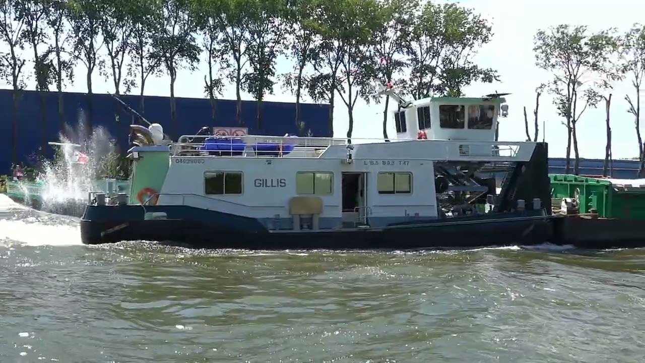 ⛴ 'GILLIS' duwboot met 'JOHANNES' duwbak, 04029060 en 02320862, gespot ...