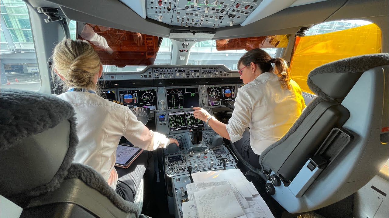 ITA Airways, recensione della business class in volo tra Tokyo e Roma a ...