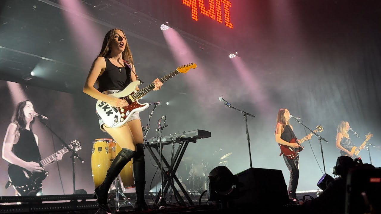 HAIM - Live at The Bomb Factory, Deep Ellum, Dallas, TX 9/25/2025 - YouTube