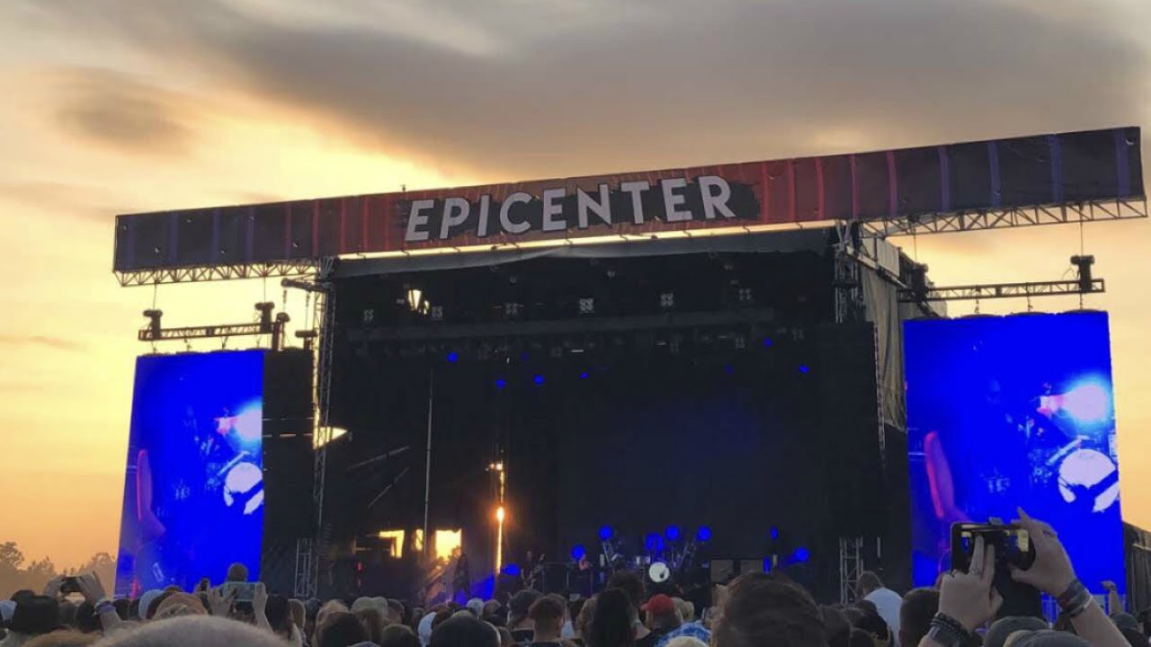 Evanescence - Bring Me To Life (LIVE EPICENTER FESTIVAL DAY 1 2019 ...