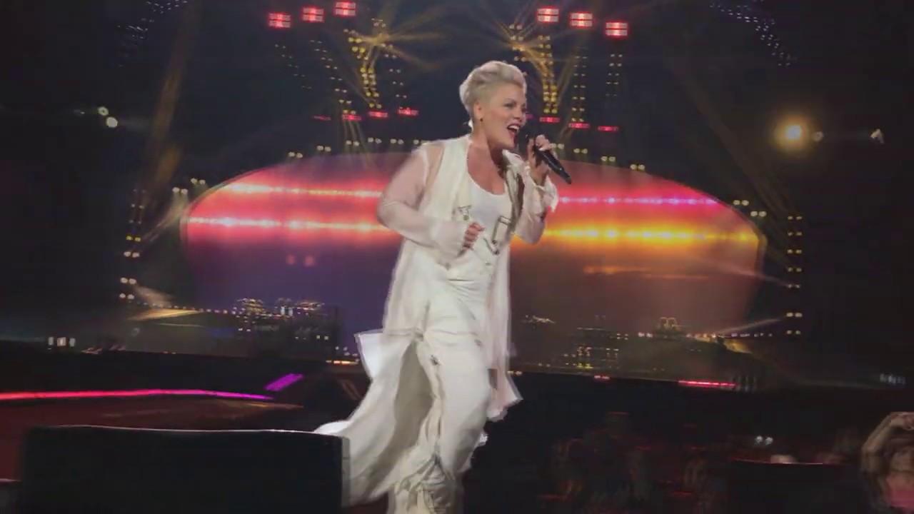 PINK - F**kin' Perfect (live from Vienna - Front Of Stage) - YouTube