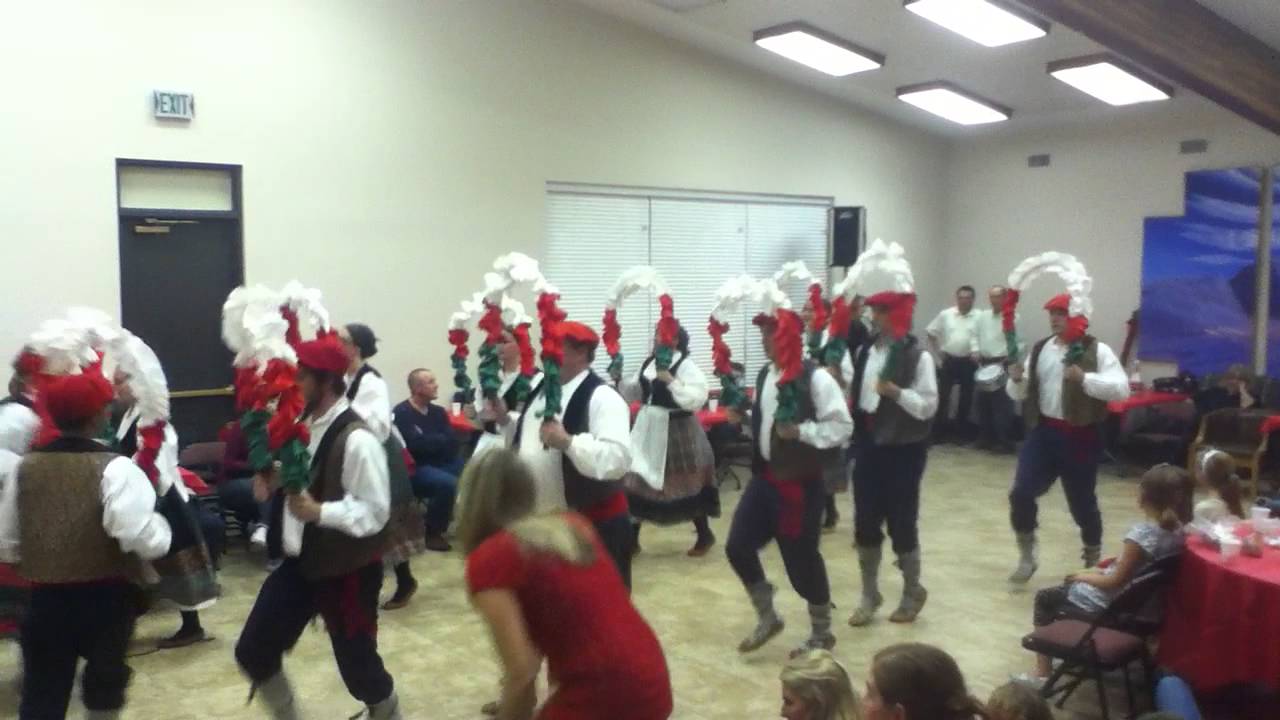 Utah Basque Dancers. Christmas Party 2012. Godalari - YouTube