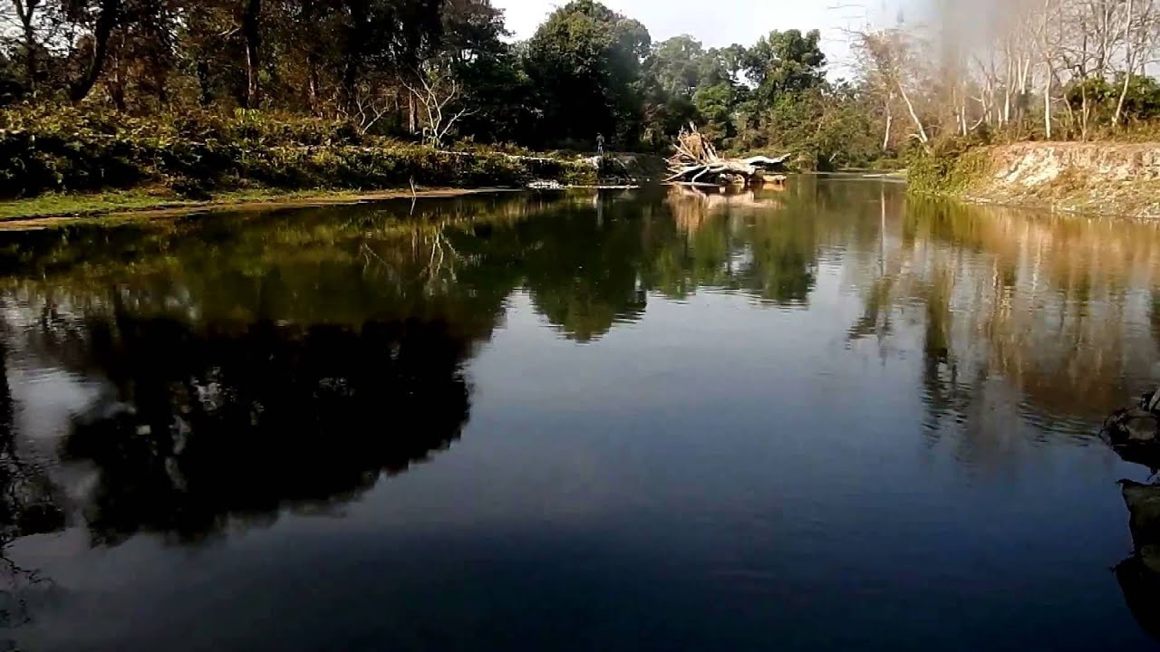 Underwater Video of a tributary of the mighty river torsa from North ...