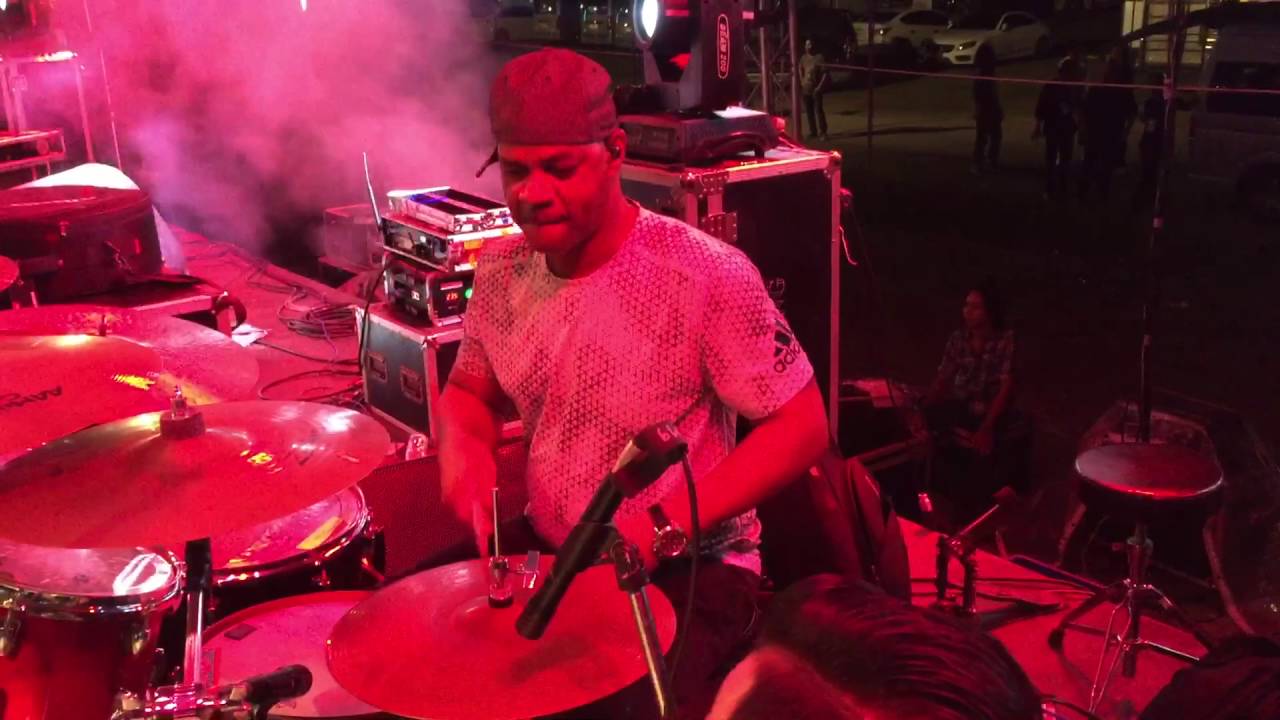 โปรดอย่ามาสงสาร - ตู่ ภพธร Drums by Kevin Biddle - YouTube