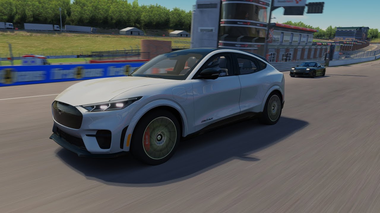 Ford Mach E vs Mazda Rx7 Tuned | Track Race | Brands Hatch - YouTube