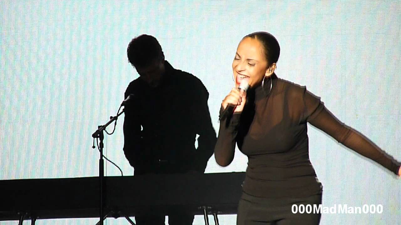 Sade - 05. Love is Found - Full Paris Live Concert HD at Bercy (17 May ...