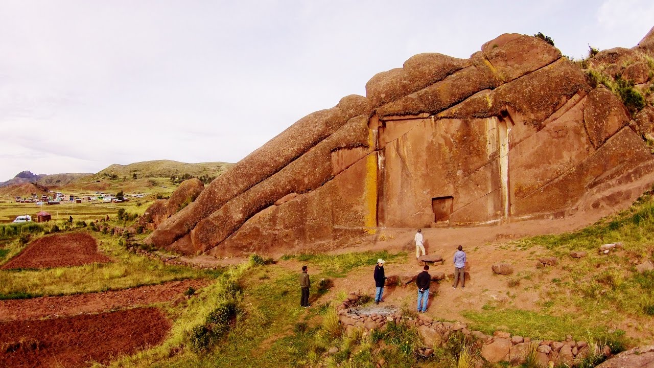 Quadcopter Flying Over The Ancient "Devil's Doorway" In Peru - YouTube