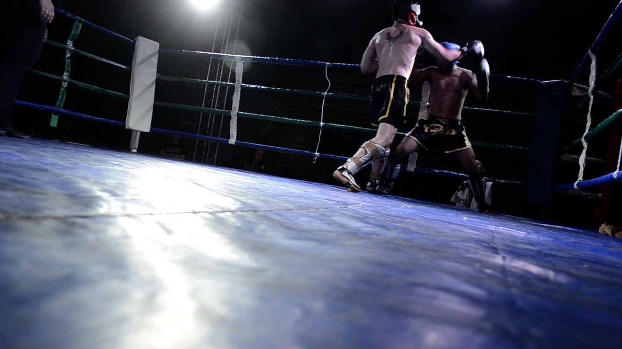 2 Round kick boxing 70kg - YouTube