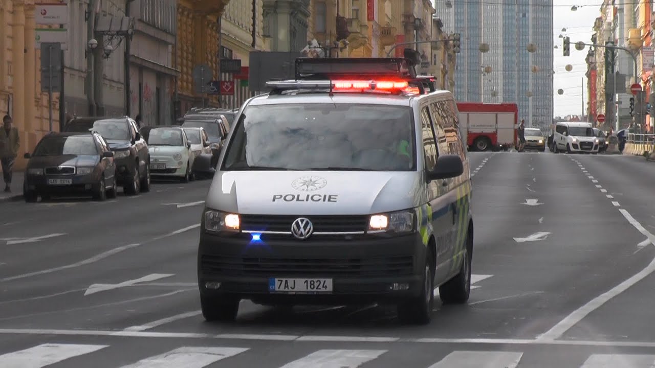 [Red Lights] Prague Police responding to calls (Collection) - YouTube