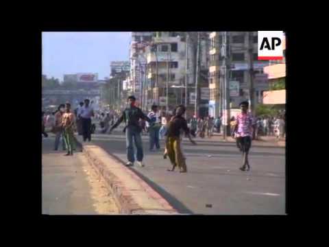 Bangladesh - Protestors Clash With Police