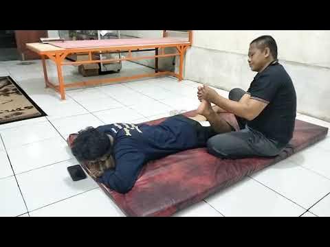 Pijat Urut Anak Muda Badan Pegal pegal - YouTube