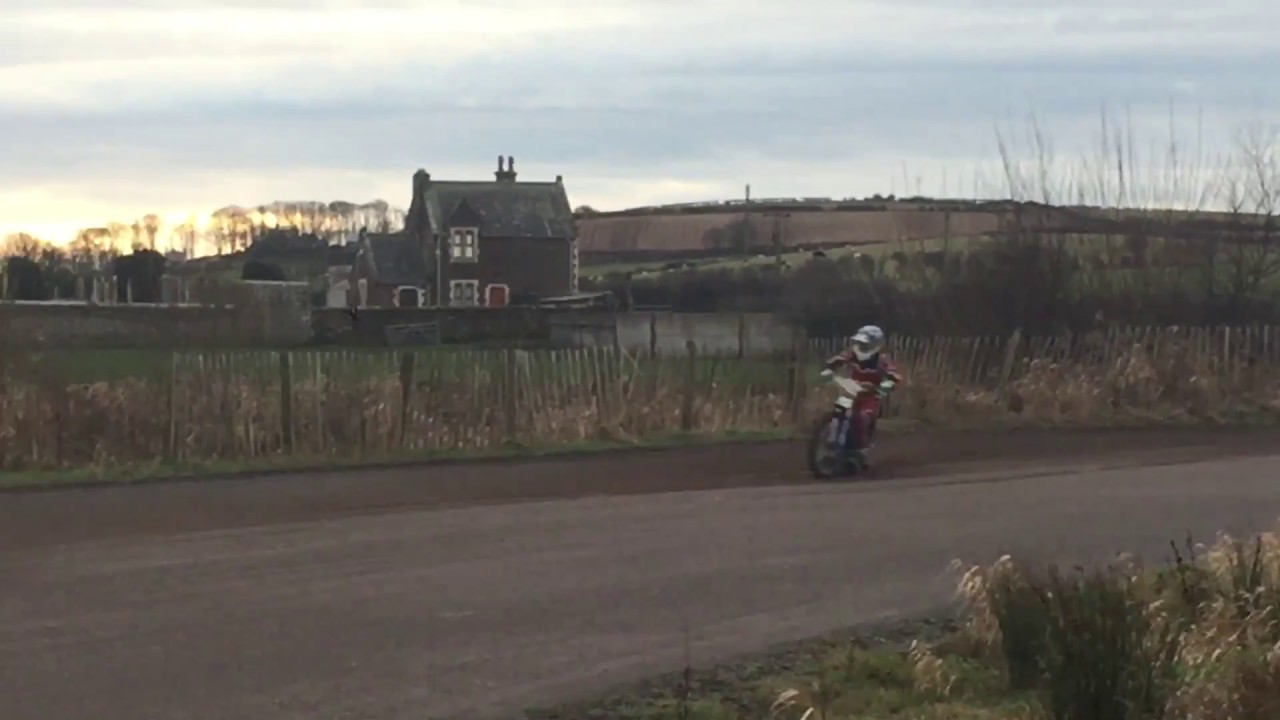 Dan Bewley speedway practice - YouTube