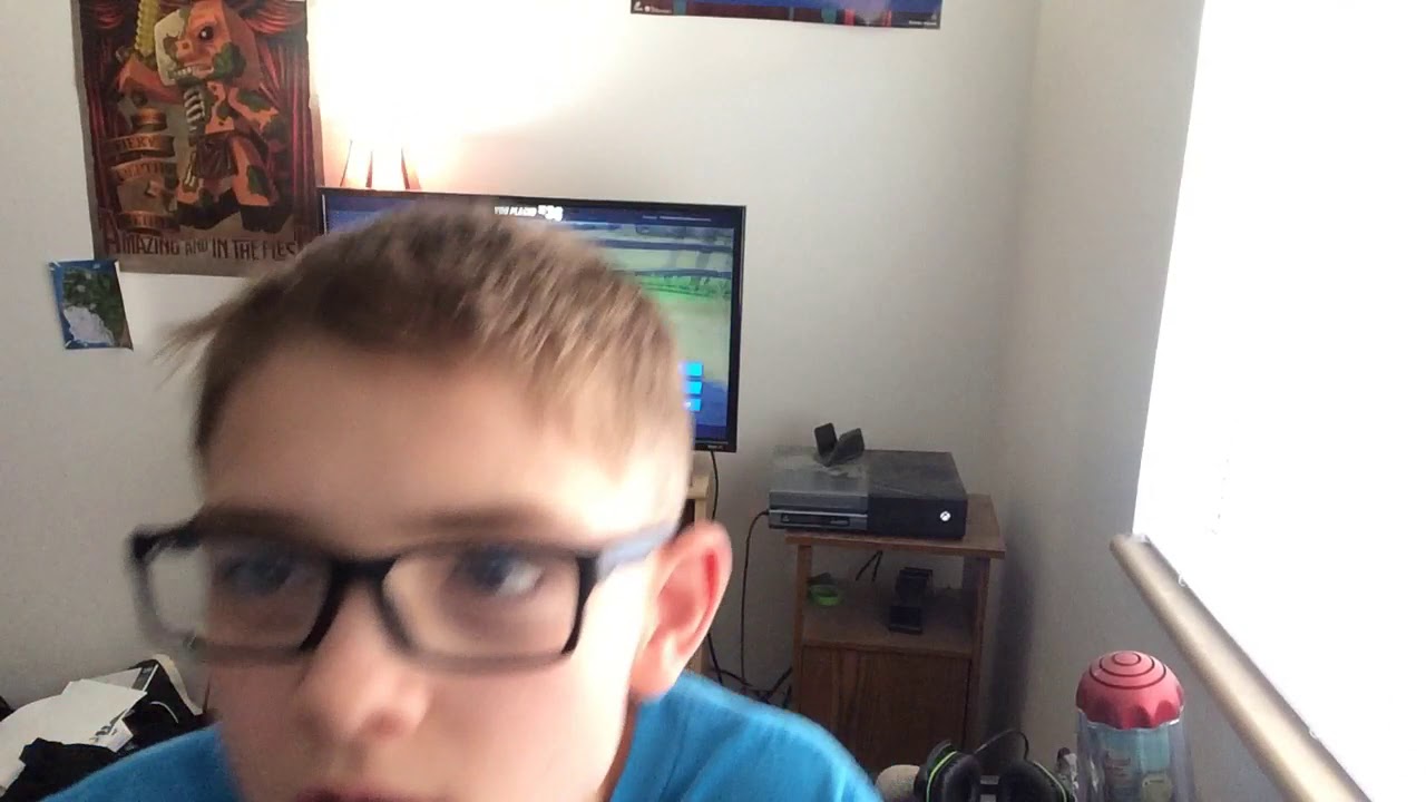 My first gaming video - YouTube